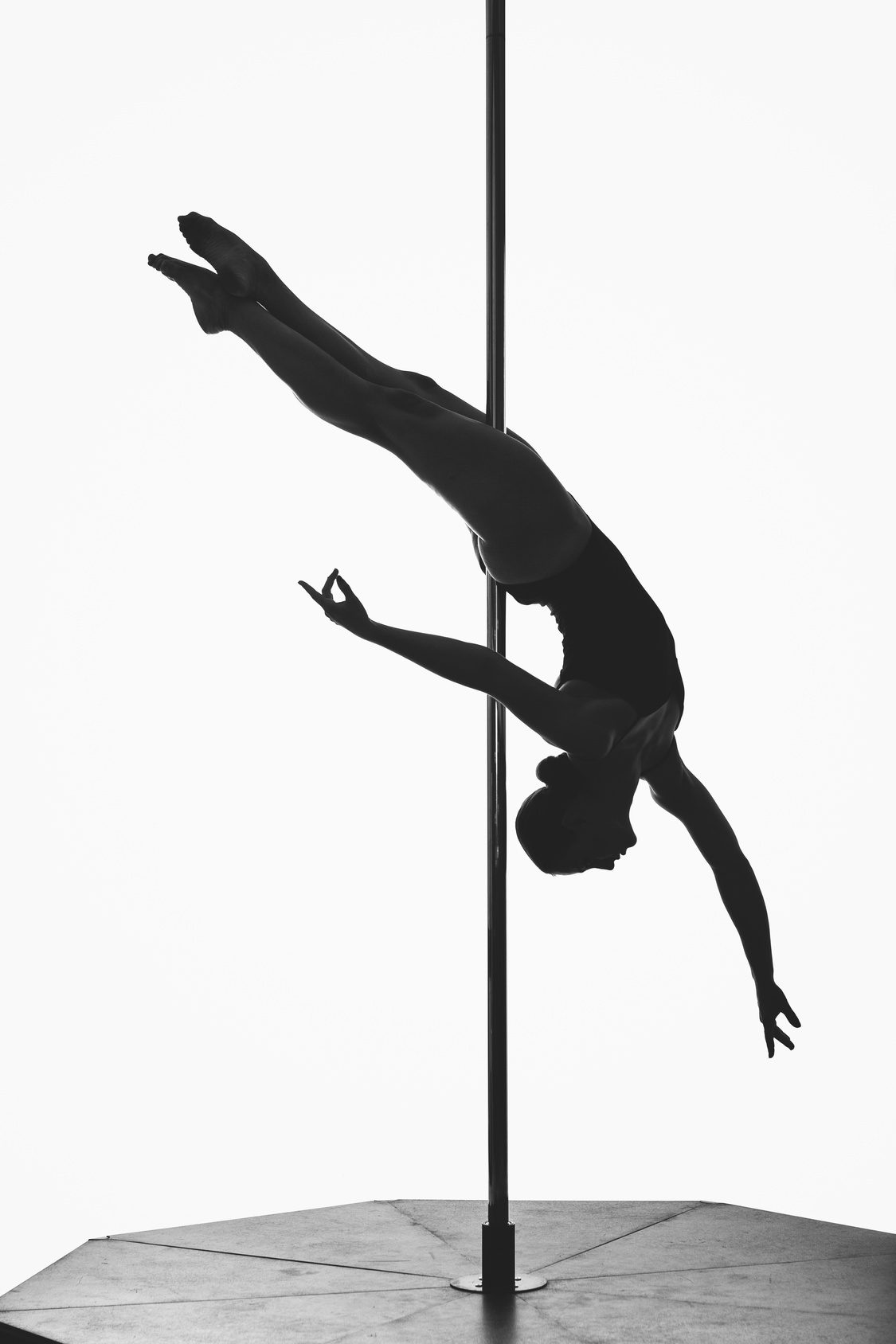 Pole Dance zaawansowany / kombo - Grace Pole Academy